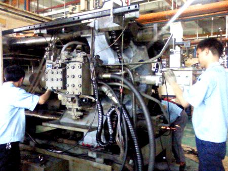 Maintenance of Injection Molding Machine - Tekwell Machinery